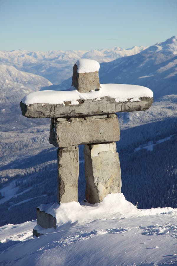 Inunnguac Vertikale stockbild. Bild von kunst, kultur - 8345497