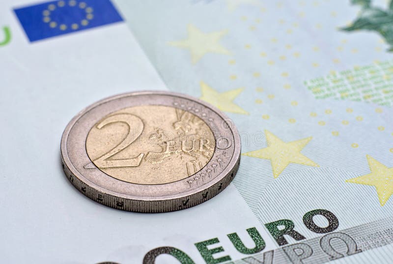 Billet De Banque De L'euro Deux Cents Image stock - Image du closeup ...