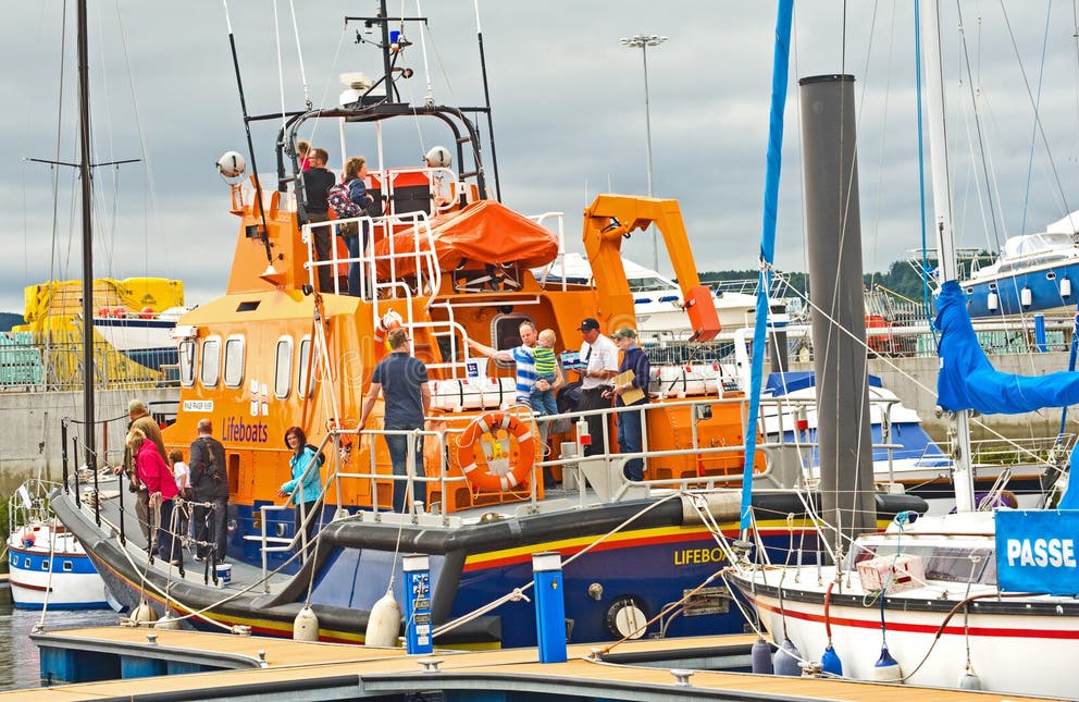 Inverness-Boots-Festival. redaktionelles bild. Bild von fest - 20048065