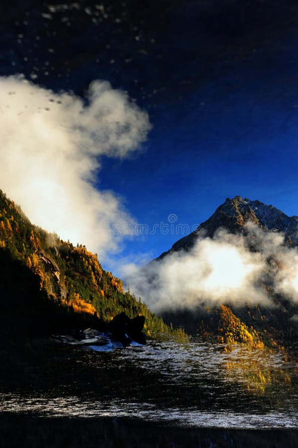 Inverted Image at the Moon Lake Stock Image - Image of snow, phenomenon ...