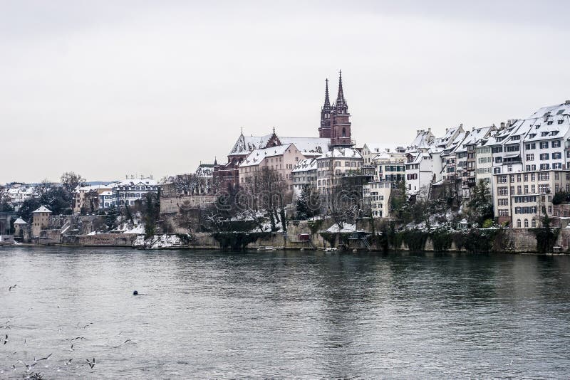 Invierno en Basilea, Suiza foto de archivo. Imagen de invierno - 83487478