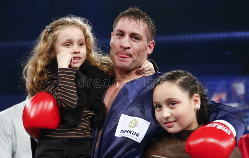 The Invincibles 6 Boxing Gala Editorial Image - Image of gala, counting ...