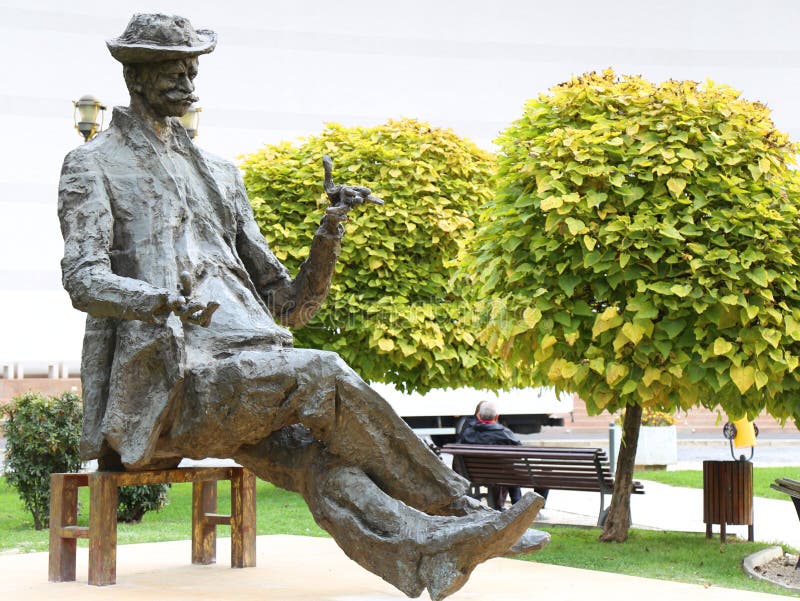 Ion Luca Caragiale-Statue, Bukarest Redaktionelles Stockfoto - Bild von ...