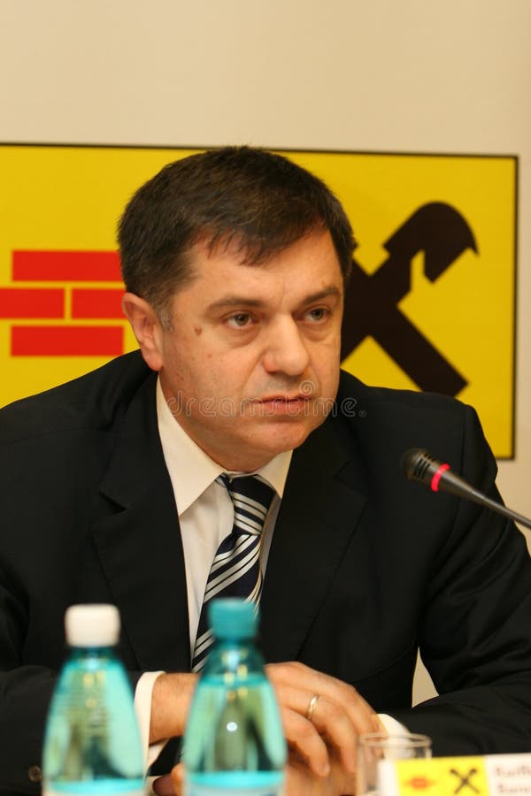 Ionut Costea editorial image. Image of ionut, office - 27100570