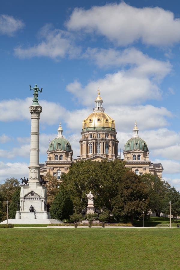 Iowa State Capitol Building, Des Moines Stock Photo - Image of moines ...