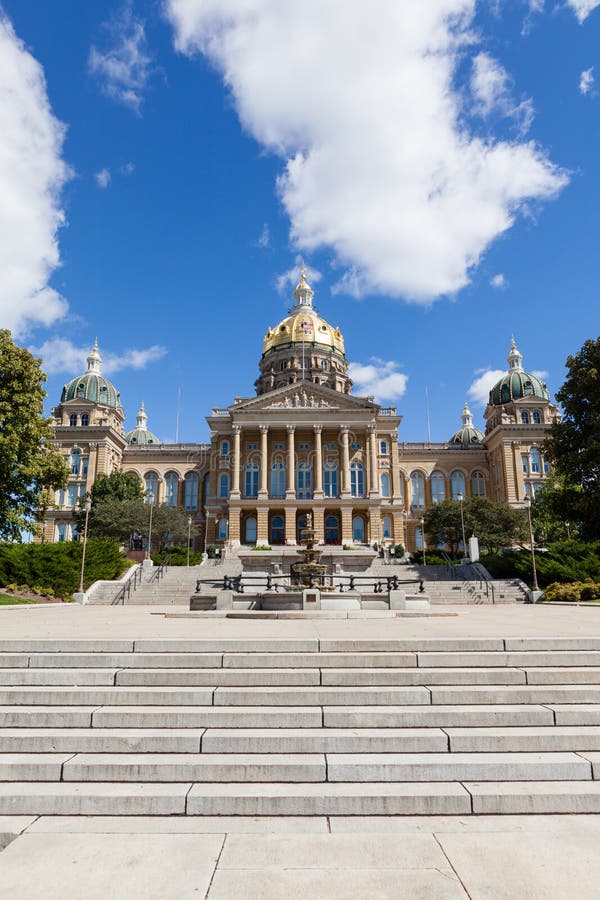 Iowa State Capitol Building, Des Moines Stock Image - Image of monument ...