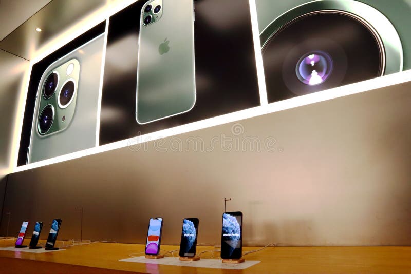 IPhone 11 Inside the Apple Store Editorial Image - Image of inside ...