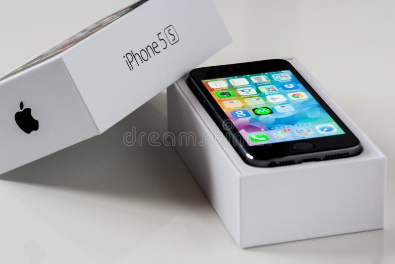 IPhone 5S with the box editorial image. Image of phone - 35666680
