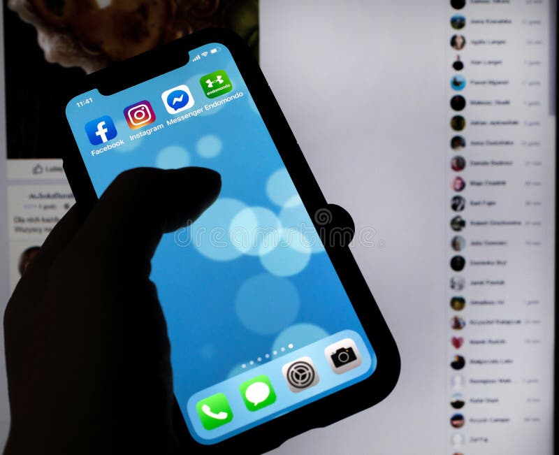 IPhone XS Screen with Application Icons. IPhone XS Screen with ...