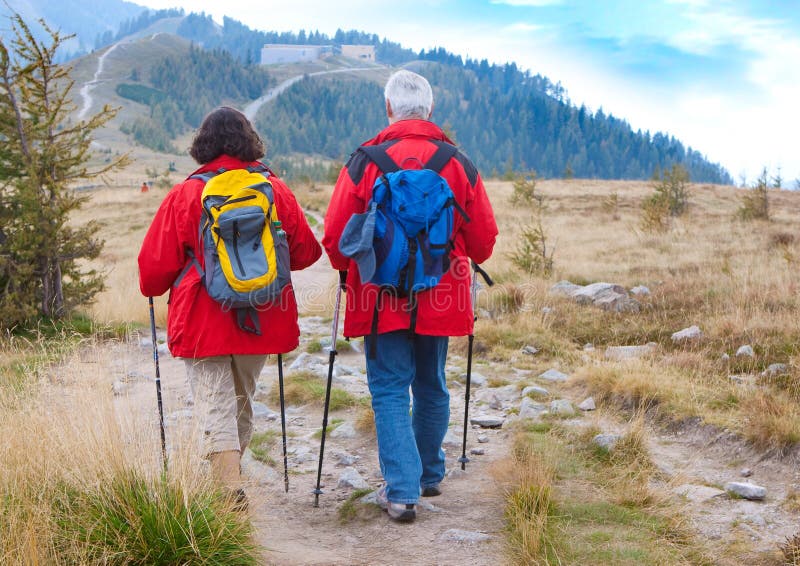 Ir De Excursión a Los Mayores 10 Imagen de archivo - Imagen de hierba ...