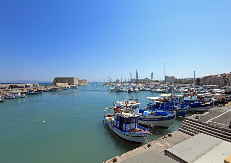 Hafen Und Festung Von Heraklion, Kreta Stockbild - Bild von ufer ...