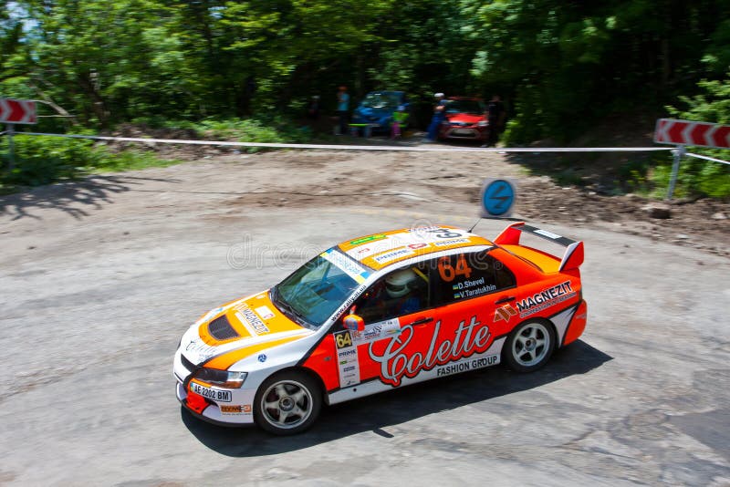 IRC Yalta Prime Rally 2011 editorial photo. Image of crash - 19822546