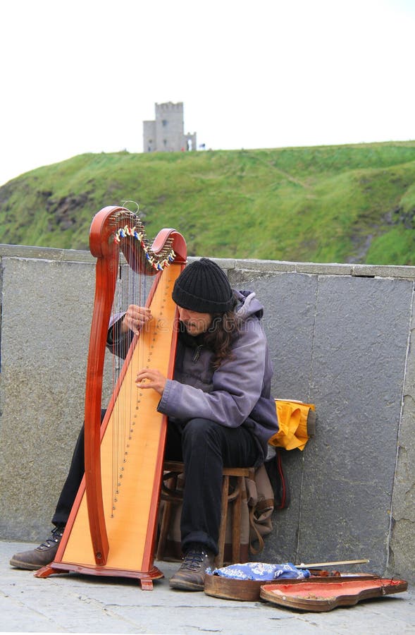 Ireland: Harp Melodies for Tourists Editorial Photography - Image of ...