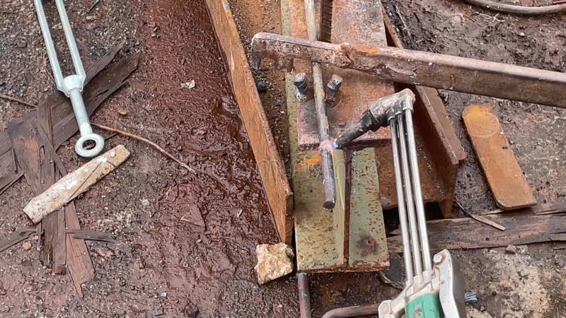 Iron Cutting Work Using High Pressure Welding Flame Jets at the ...