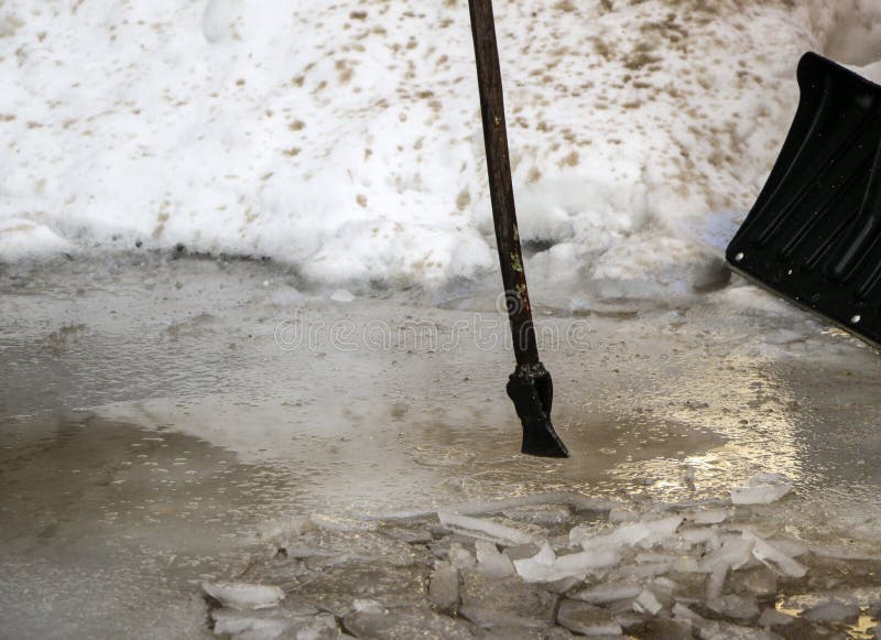 Iron Ice Pick Break the Ice To Drain the Water in the Spring during the ...