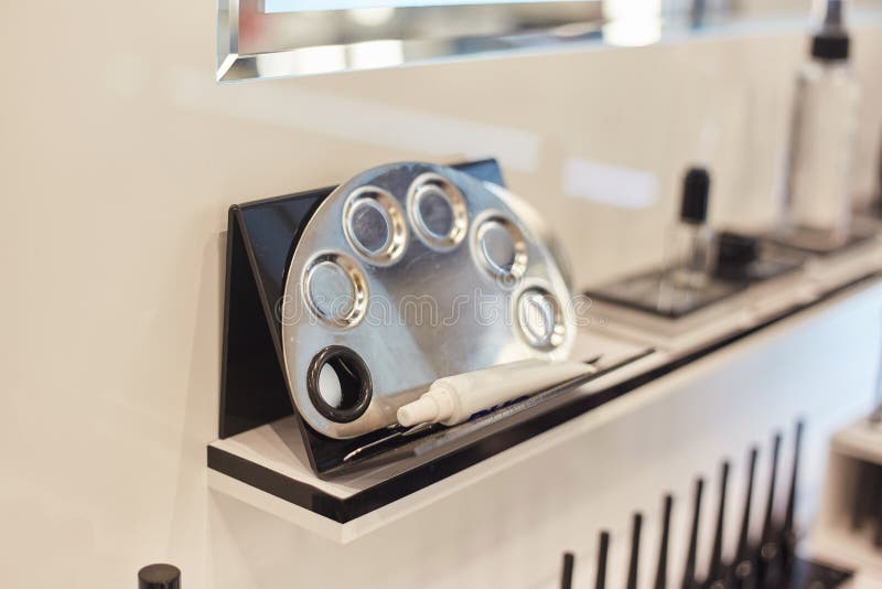 Iron Palette for Mixing Cosmetics. Makeup Tools Stock Photo - Image of ...