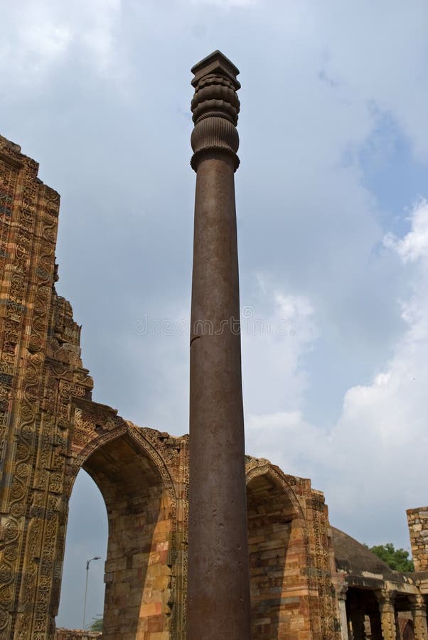 The Iron Pillar, Delhi, India Stock Image - Image of holy, king: 34921647