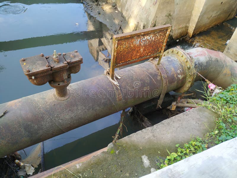 101 Water Well Line Art Stock Photos - Free & Royalty-Free Stock Photos ...