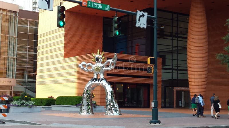 Iron Statue editorial image. Image of united, landscape - 91444785