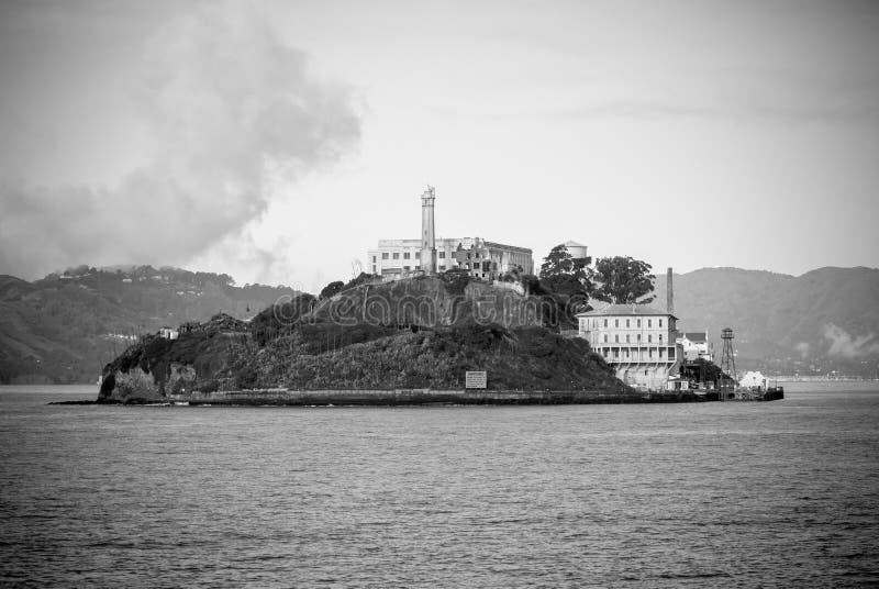245 Alcatraz En Blanco Y Negro Fotos - Libres de Derechos y Gratuitas ...