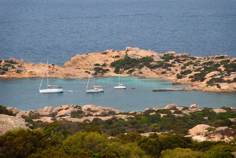 Isla de Caprera en Cerdeña foto de archivo. Imagen de granito - 23308378