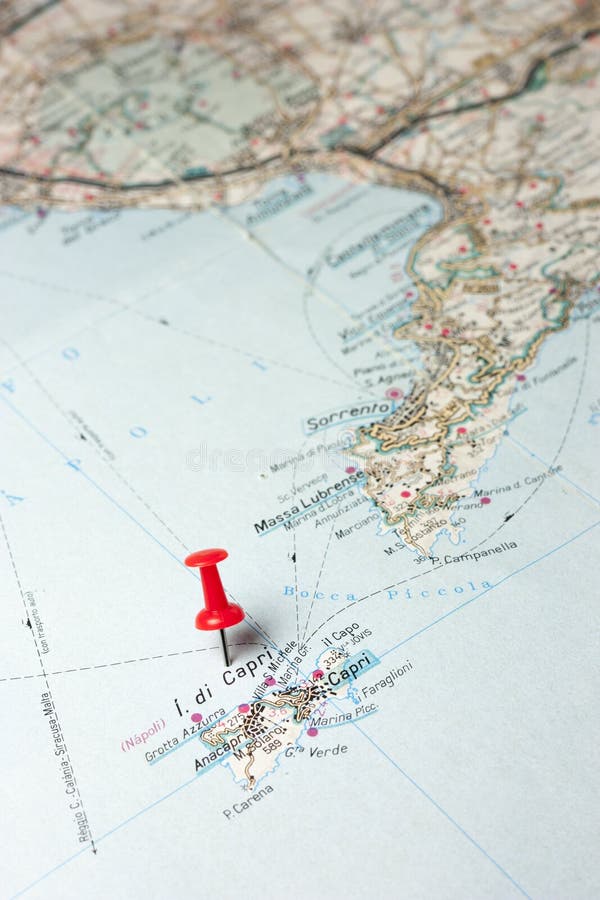 Isla de Capri en un mapa foto de archivo. Imagen de capri - 51151568