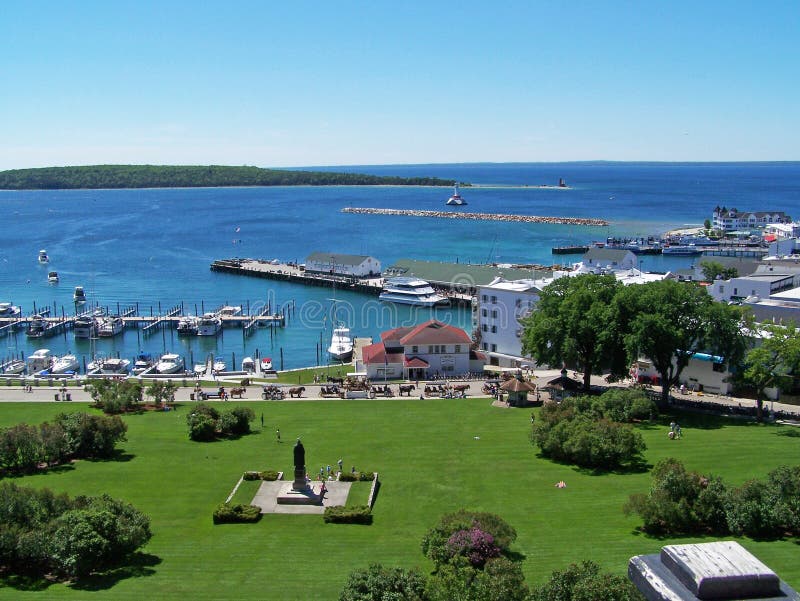 Isla de Mackinac imagen de archivo. Imagen de caballa - 51810353
