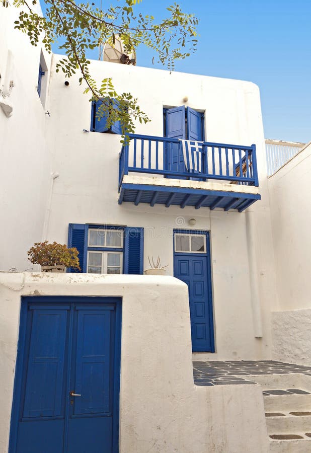 Casas Tradicionales En La Isla De Crete, Grecia Imagen de archivo ...