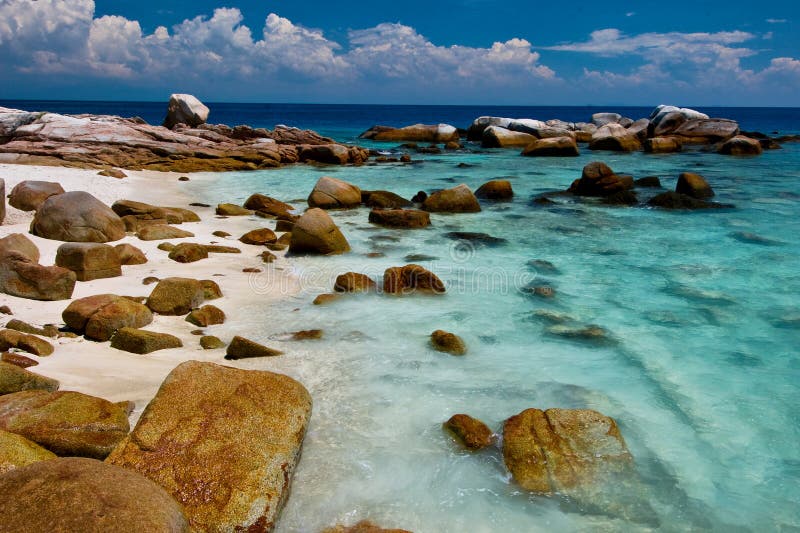 Isla de Redang foto de archivo. Imagen de recorrido, piedras - 21071264