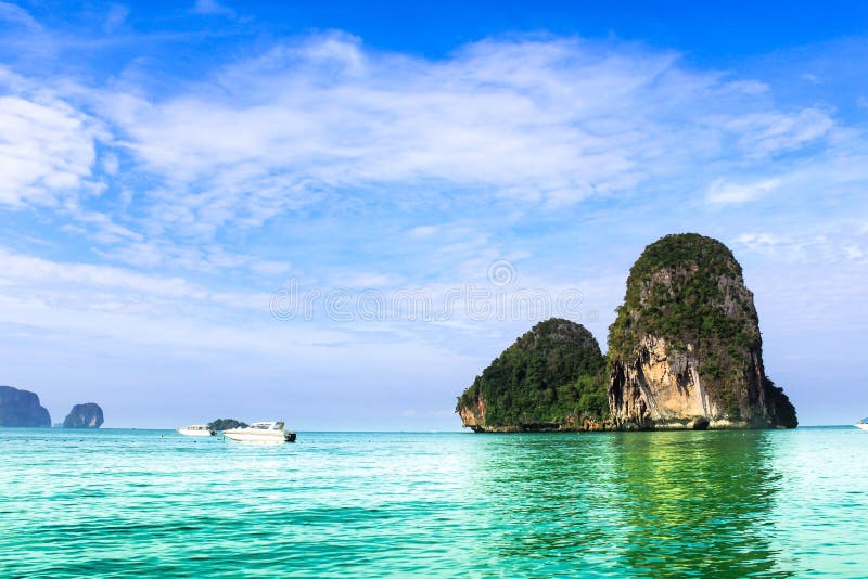 Isla Hermosa Del Paisaje Del Mar Imagen de archivo - Imagen de tropical ...