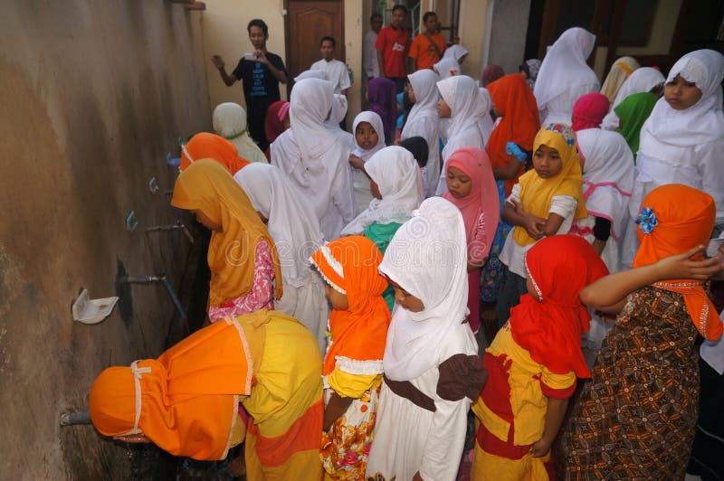 Islamic Elementary School Students Editorial Stock Photo - Image of ...