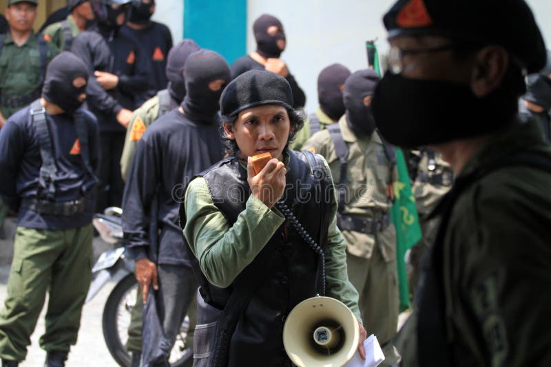 Islamic organizations editorial photography. Image of demonstration ...