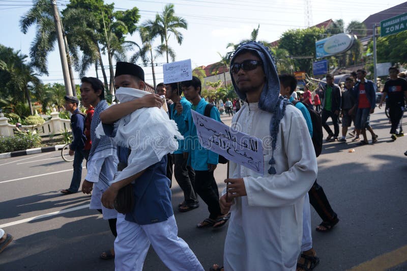 Islamic student editorial stock image. Image of solo - 63945634