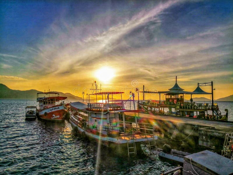 Island Tropical Holiday Vibes Editorial Image - Image of boat, coast ...