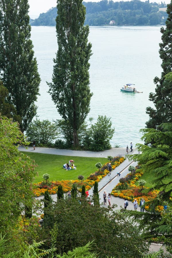 Giardini Del Castello Sull'isola Di Mainau Immagine Stock Editoriale ...