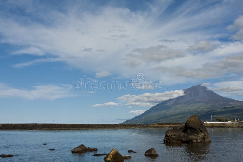 Isola di Pico immagine stock. Immagine di stagno, litorale - 24380597
