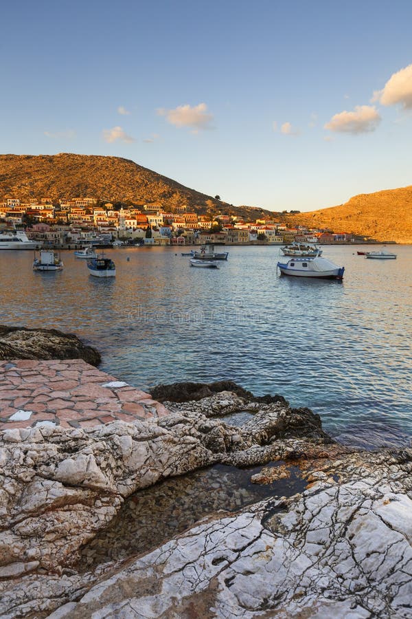 Isola di Samos immagine stock. Immagine di roccia, cielo - 96914881