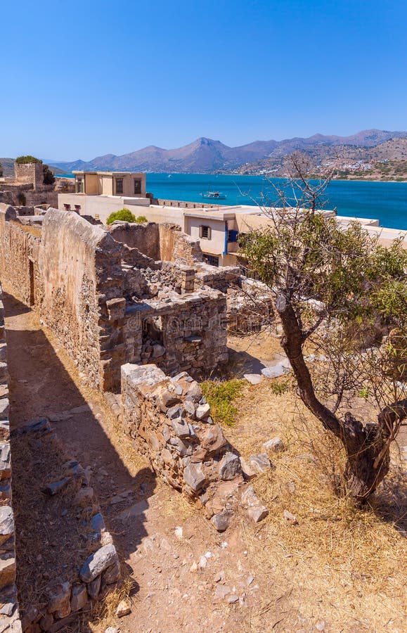 Isola Di Spinalonga Con La Fortezza Medievale, Creta Immagine Stock ...