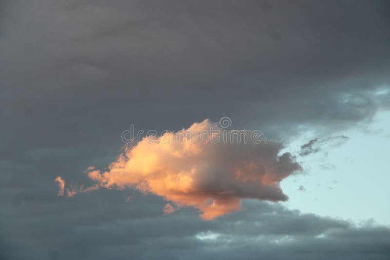 Isolated Cloud Highlighted by the Evening Sun Stock Illustration ...