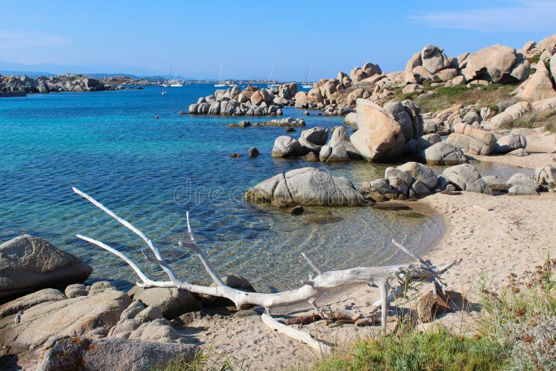Isole di Lavezzi immagine stock. Immagine di turismo - 140807613