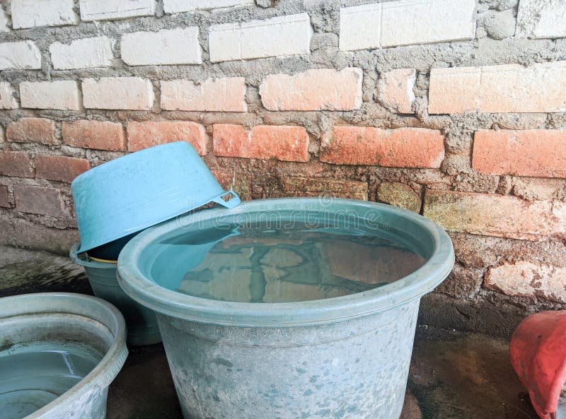 Isometric Water Bucket with Washing Equipment, Container or Basin with ...