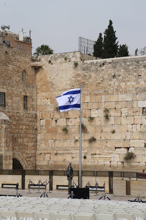 Israeli Flag in Front of the Western Wall in the Old City of Jerusalem ...