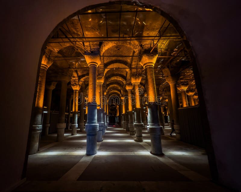 Istanbul Binbirdirek Sarnici Cistern of Filoksenos Stock Image - Image ...