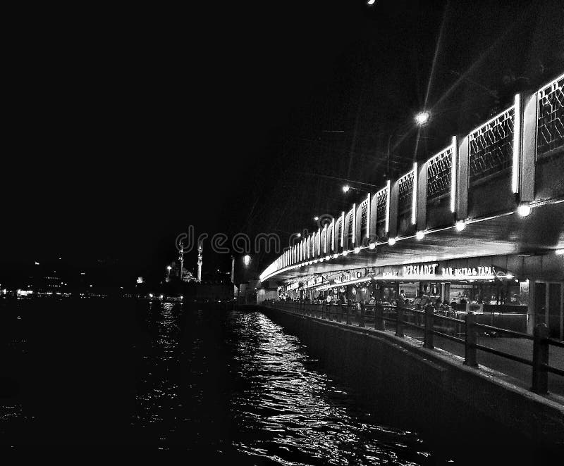 Istanbul editorial image. Image of istanbul, night, lights - 80531160