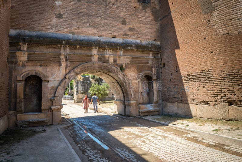 Istanbul Port Av Nicea Den Forntida Staden, Iznik Redaktionell Bild ...