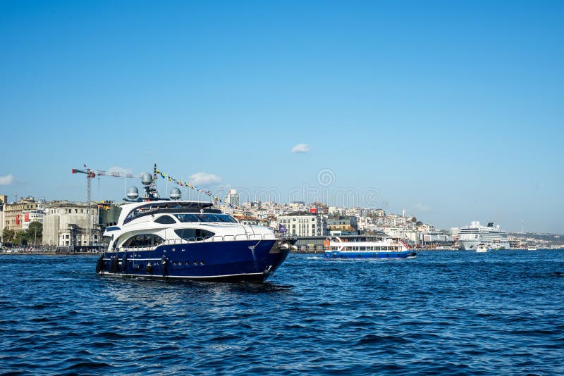 Yatch on Istanbul Bosphorus. Istanbul, Turkey Editorial Stock Photo ...