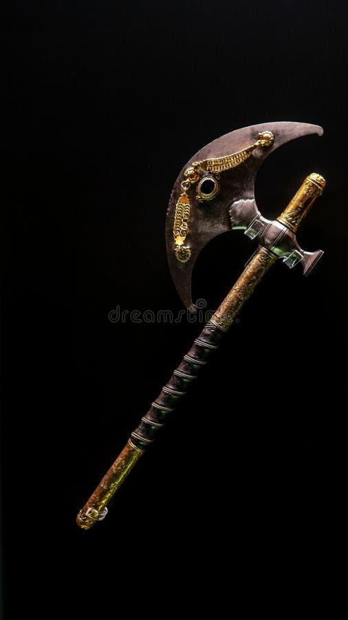 ISTANBUL, TURKEY - SEPTEMBER 21, 2019: Ancient Turkish Weapons in the ...