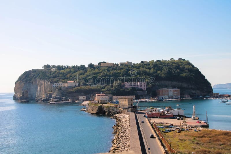 Italia - Napoli, Isla De Nisida Imagen de archivo - Imagen de europa ...