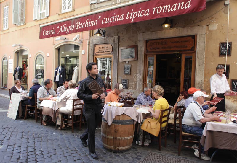 Italiaans restaurant redactionele fotografie. Image of vers - 24795577