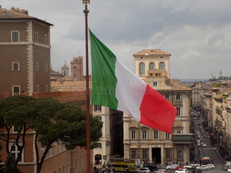 Italiaanse vlag in Rome stock afbeelding. Image of italiaans - 91269173